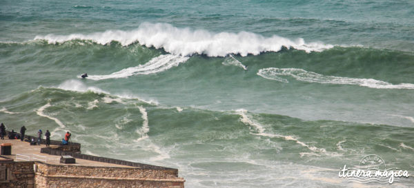 Seeing 100 feet waves in Nazaré, Portugal - Itinera-magica.com